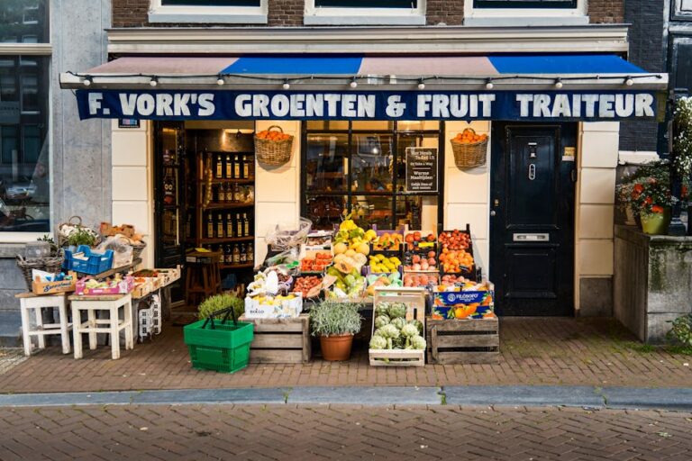 Albert Cuyp Market Amsterdam: What to Buy & Tips (2026)